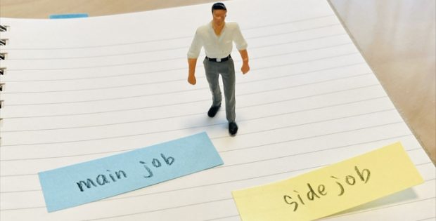 ダブルワークとは？言葉の意味や社会保険・確定申告についてまとめました - 起業・創業・資金調達の創業手帳